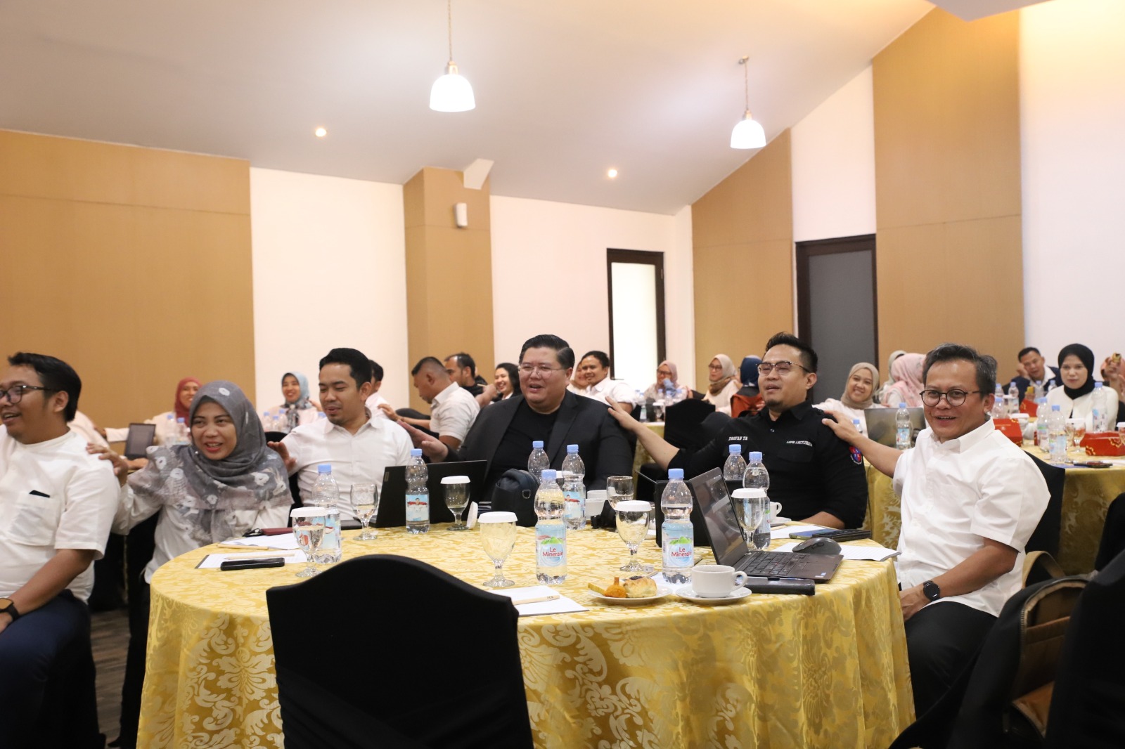Kegiatan Workshop Pengembangan Komunikasi Pelayanan Publik dan Literasi Digital Bagi Pegawai ...